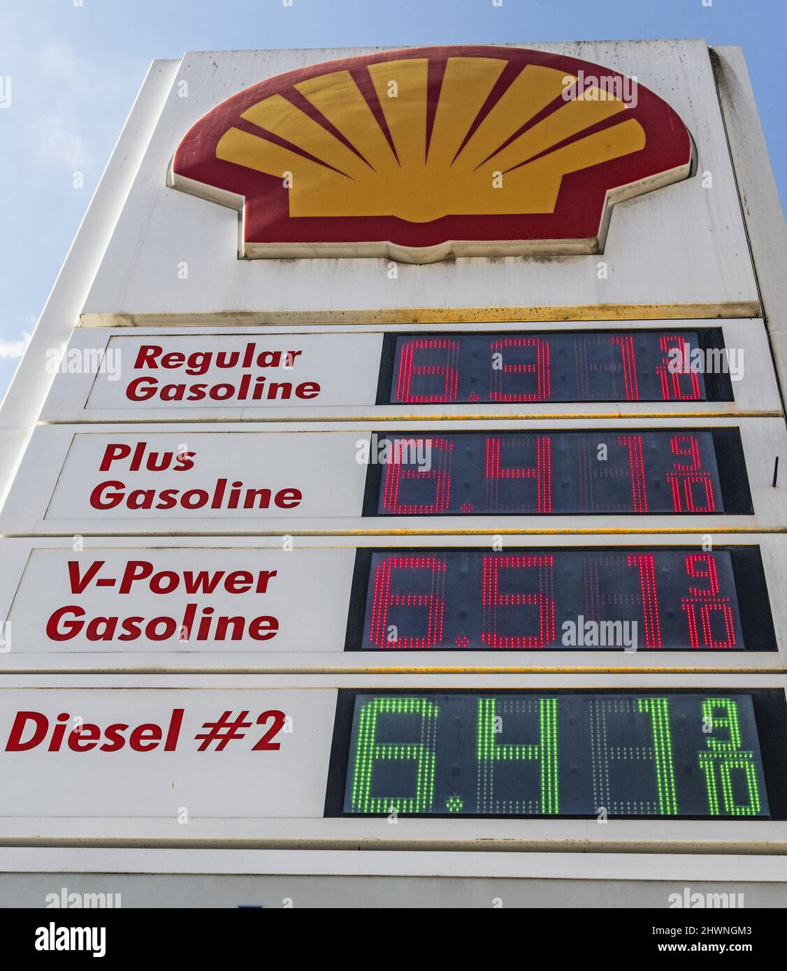 Shell station hi-res stock photography and images - Alamy