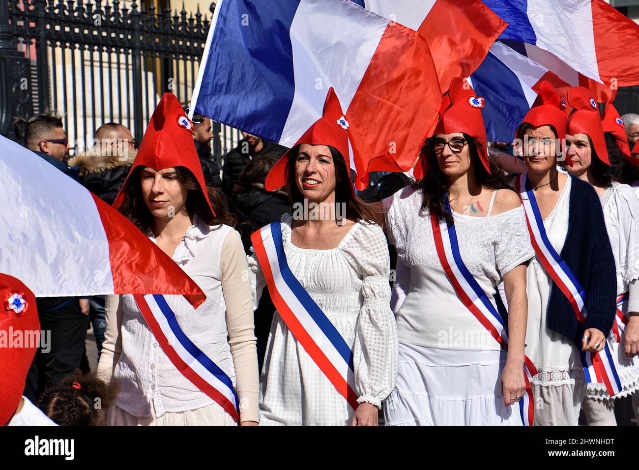 Marianne hold hi-res stock photography and images - Alamy