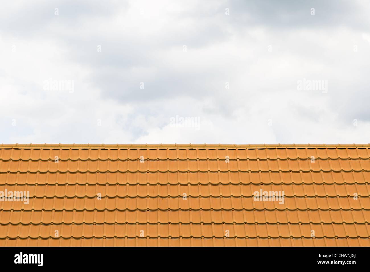 Tiles roof pattern architecture background Stock Photo - Alamy