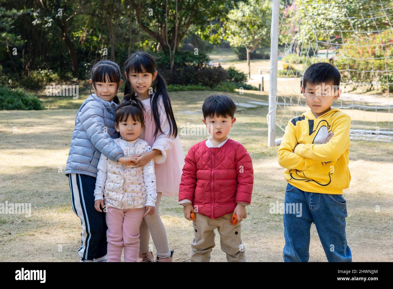 Happy chinese children playing hi-res stock photography and images - Alamy