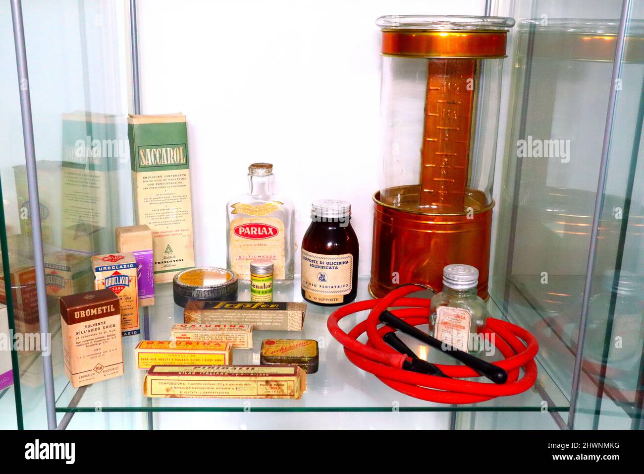 Vintage old Medicines display between 1940 and 1960s Stock Photo - Alamy