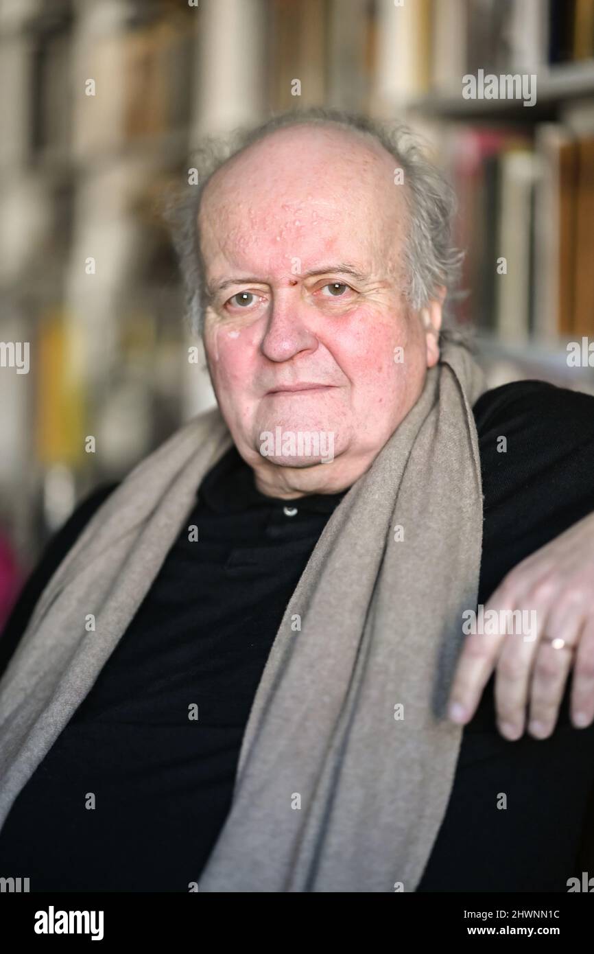 Leaning against a chair hi-res stock photography and images - Alamy