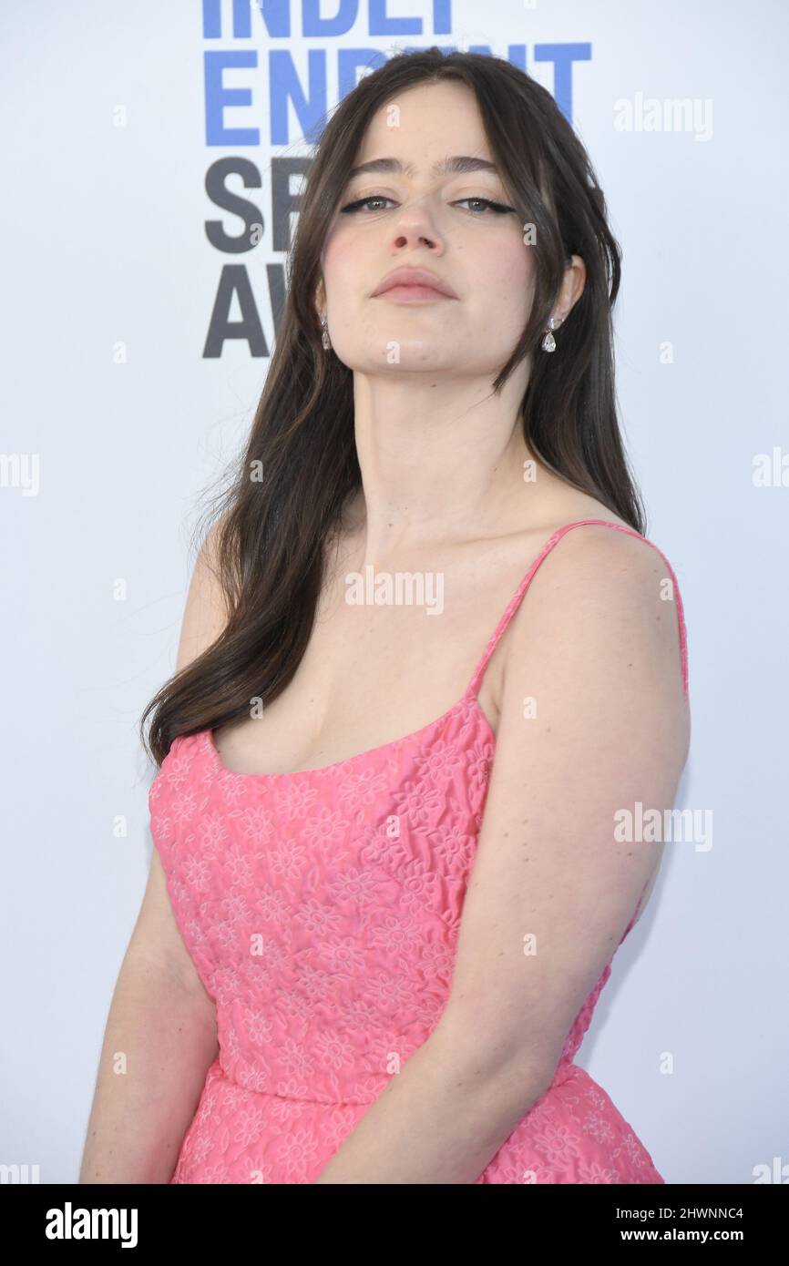 Los Angeles, USA. 06th Mar, 2022. Molly Gordon arrives at the 2022 Film ...