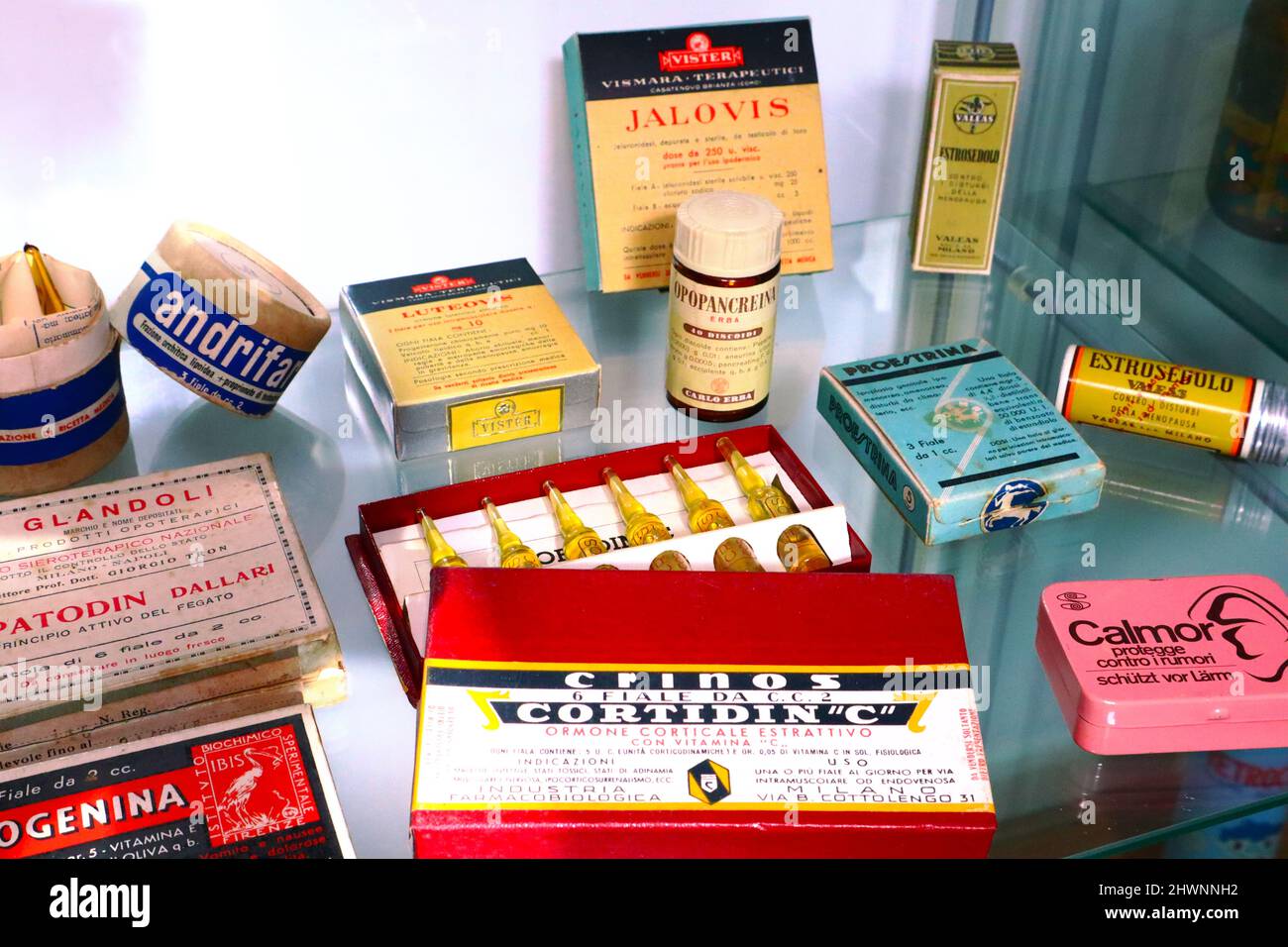 Vintage old Medicines display between 1940 and 1960s Stock Photo - Alamy