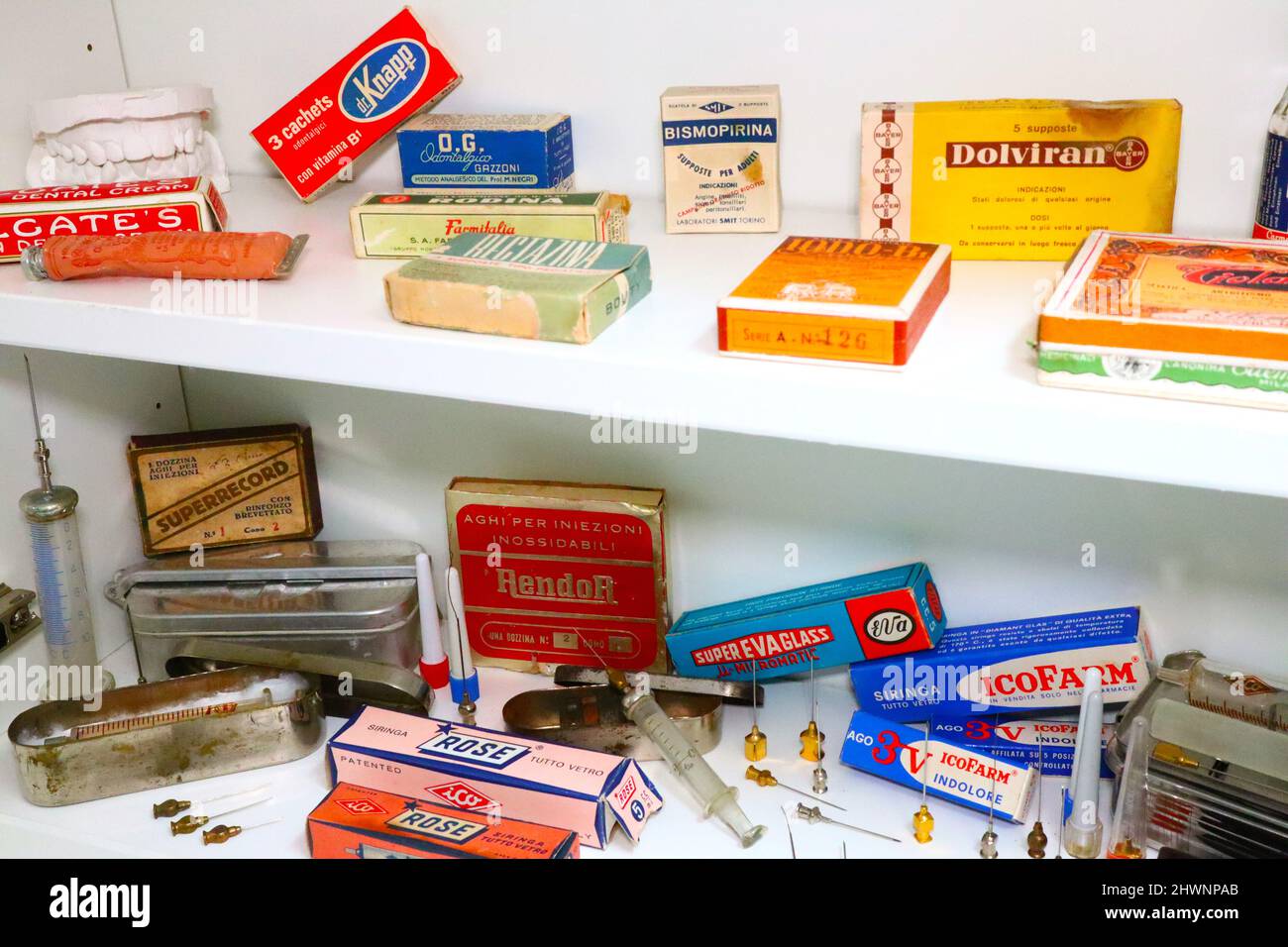Vintage old Medicines display between 1940 and 1960s Stock Photo - Alamy