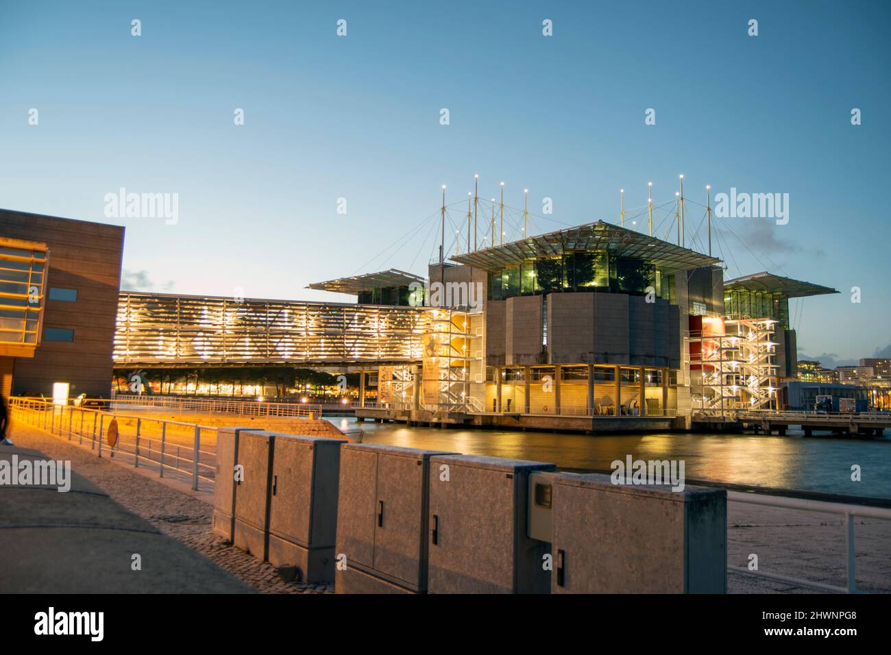 Worlds largest aquarium hi-res stock photography and images - Alamy