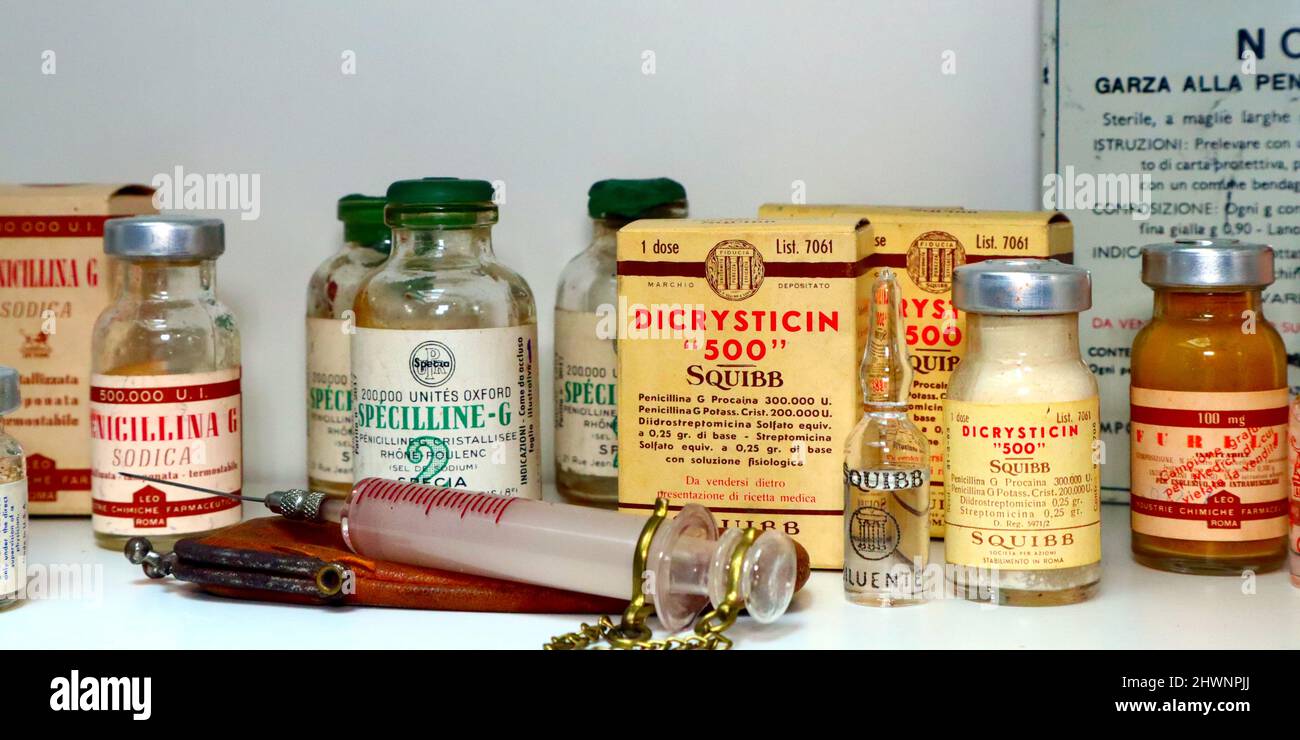Vintage old Penicillin Medicines display between 1950 and 1960s Stock ...