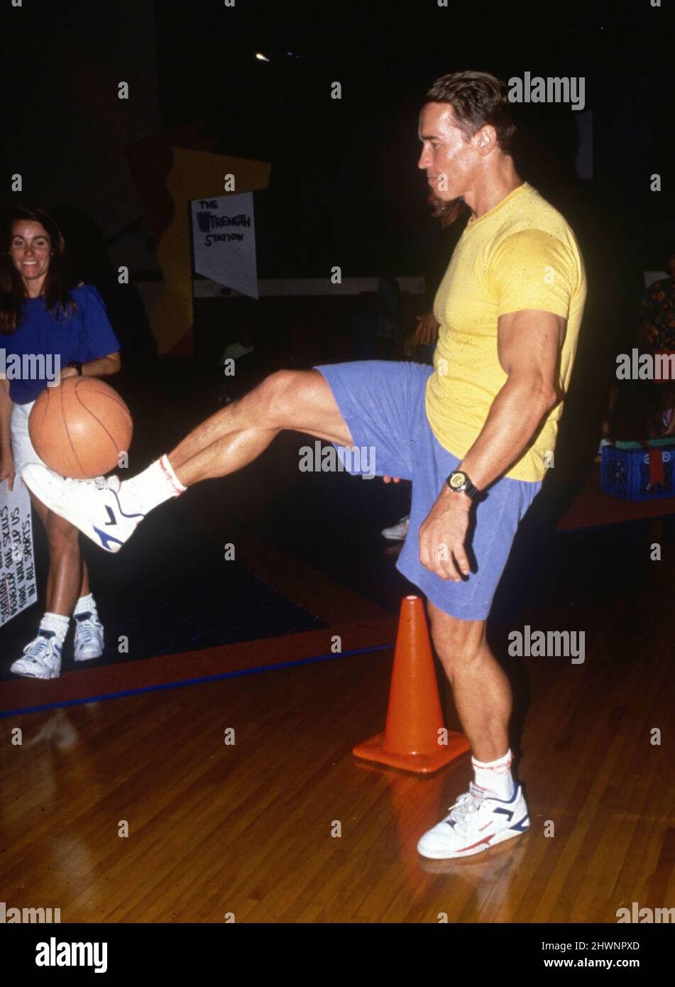 Arnold Schwarzenegger At Malibu High School teaching the kids, The ...
