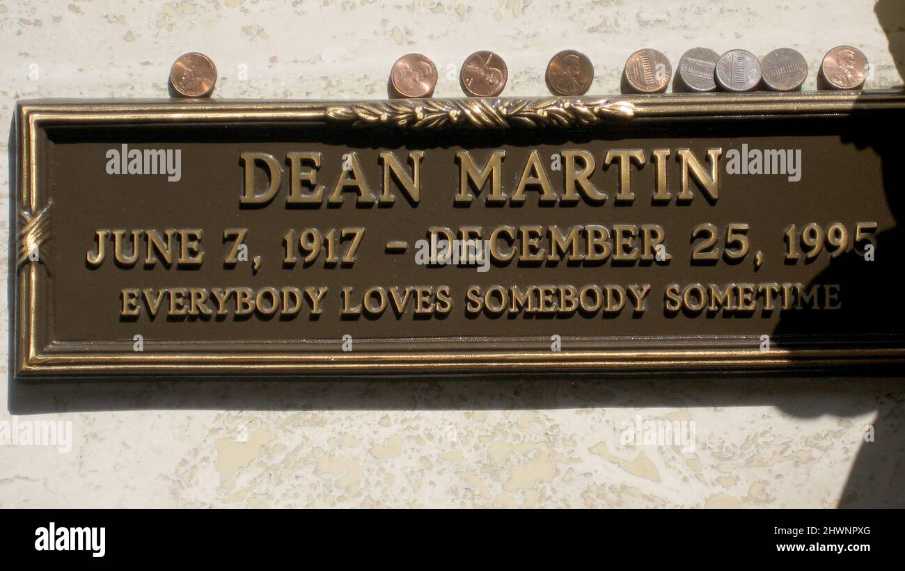 Dean martin music singer hi-res stock photography and images - Alamy