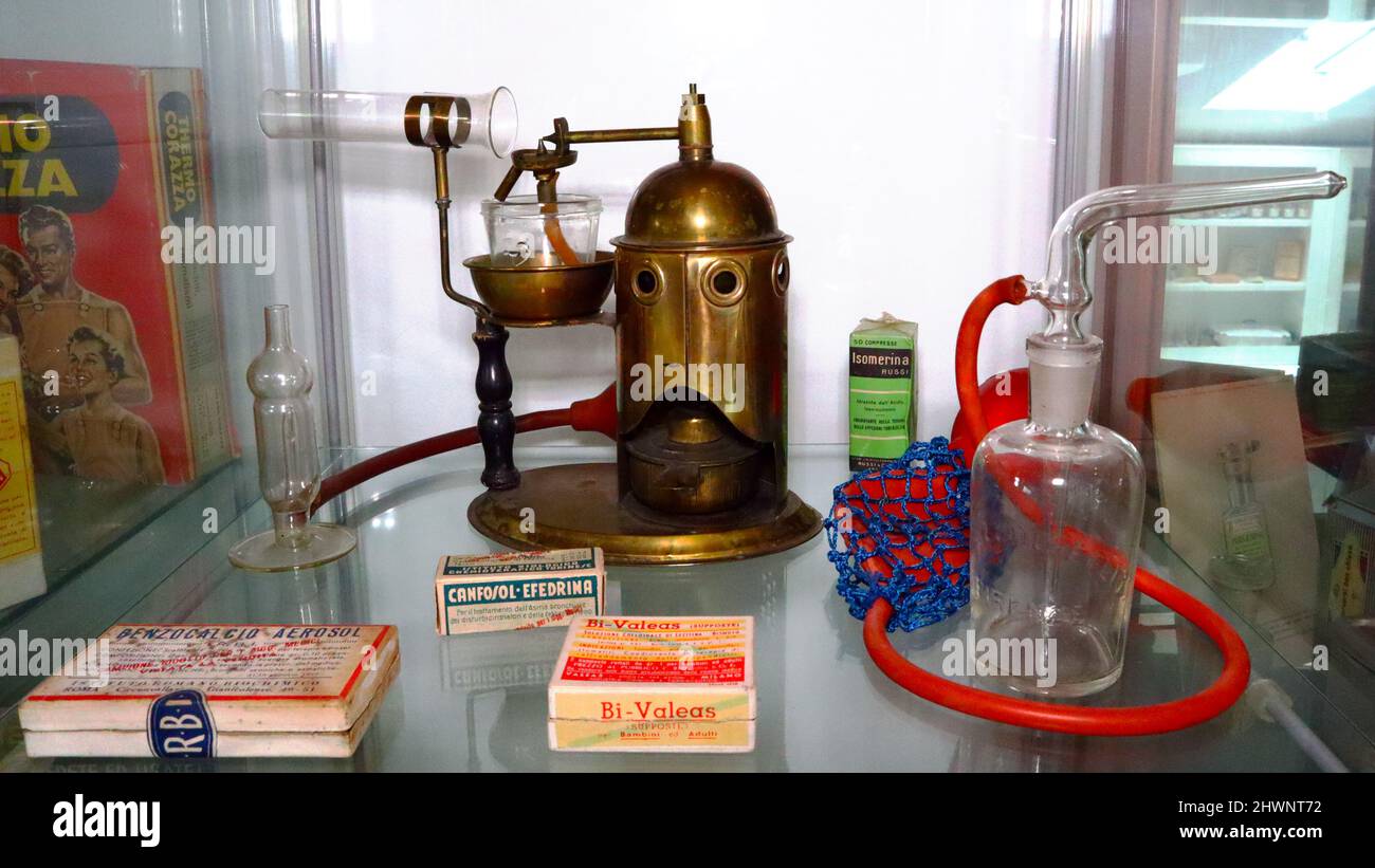 Drug store 1960s hi-res stock photography and images - Alamy