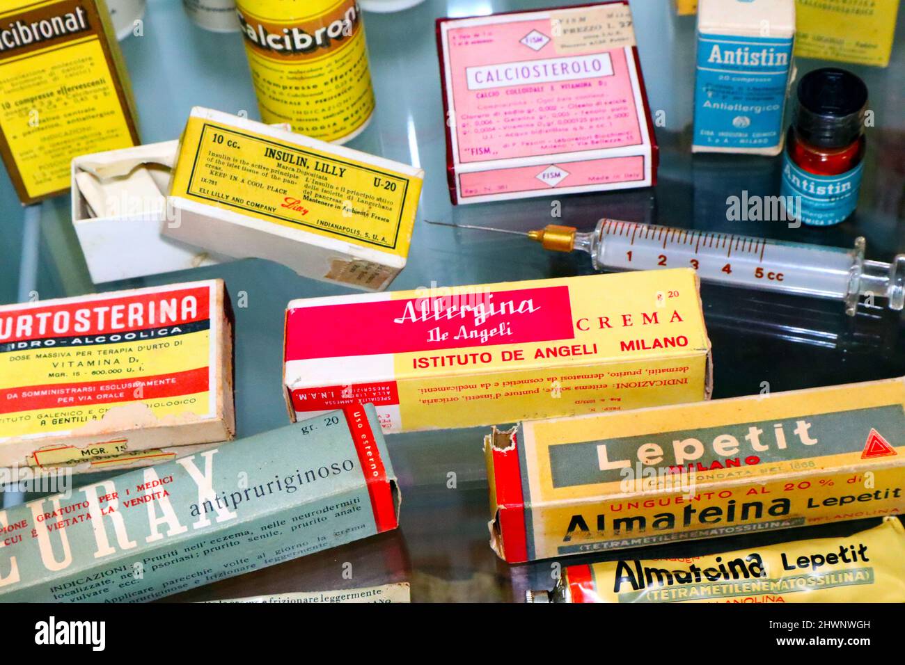 Vintage old Medicines display between 1940 and 1960s Stock Photo - Alamy