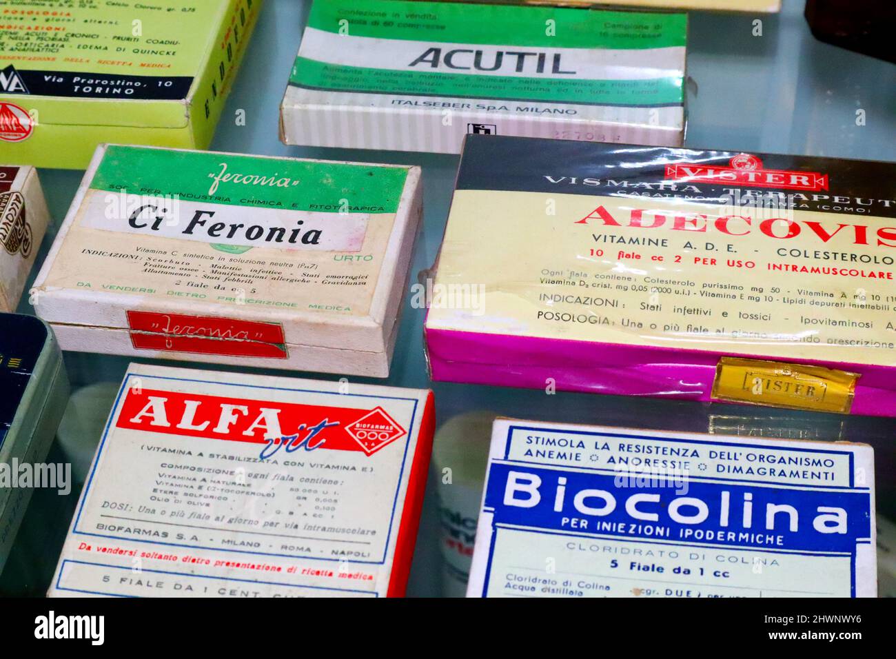 Vintage old Medicines display between 1940 and 1960s Stock Photo - Alamy