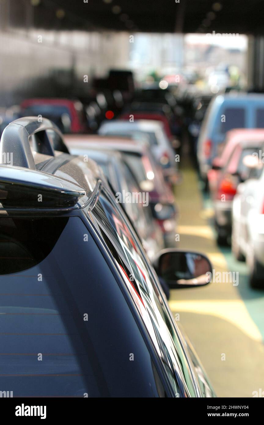 Cars waiting in the traffic Stock Photo - Alamy