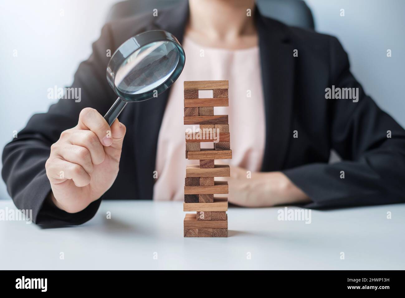 Magnifying glass effect hi-res stock photography and images - Alamy