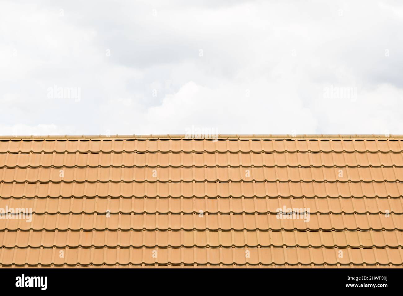 Tiles roof pattern architecture background Stock Photo - Alamy