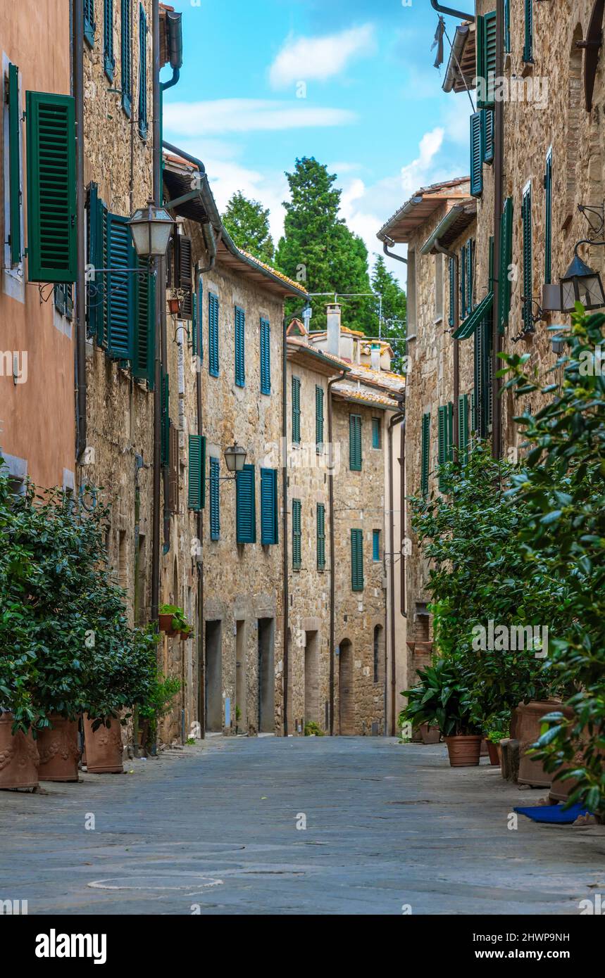 San Quirico d'Orcia (Toscana, Italy) - The renaissance town of Tuscany ...