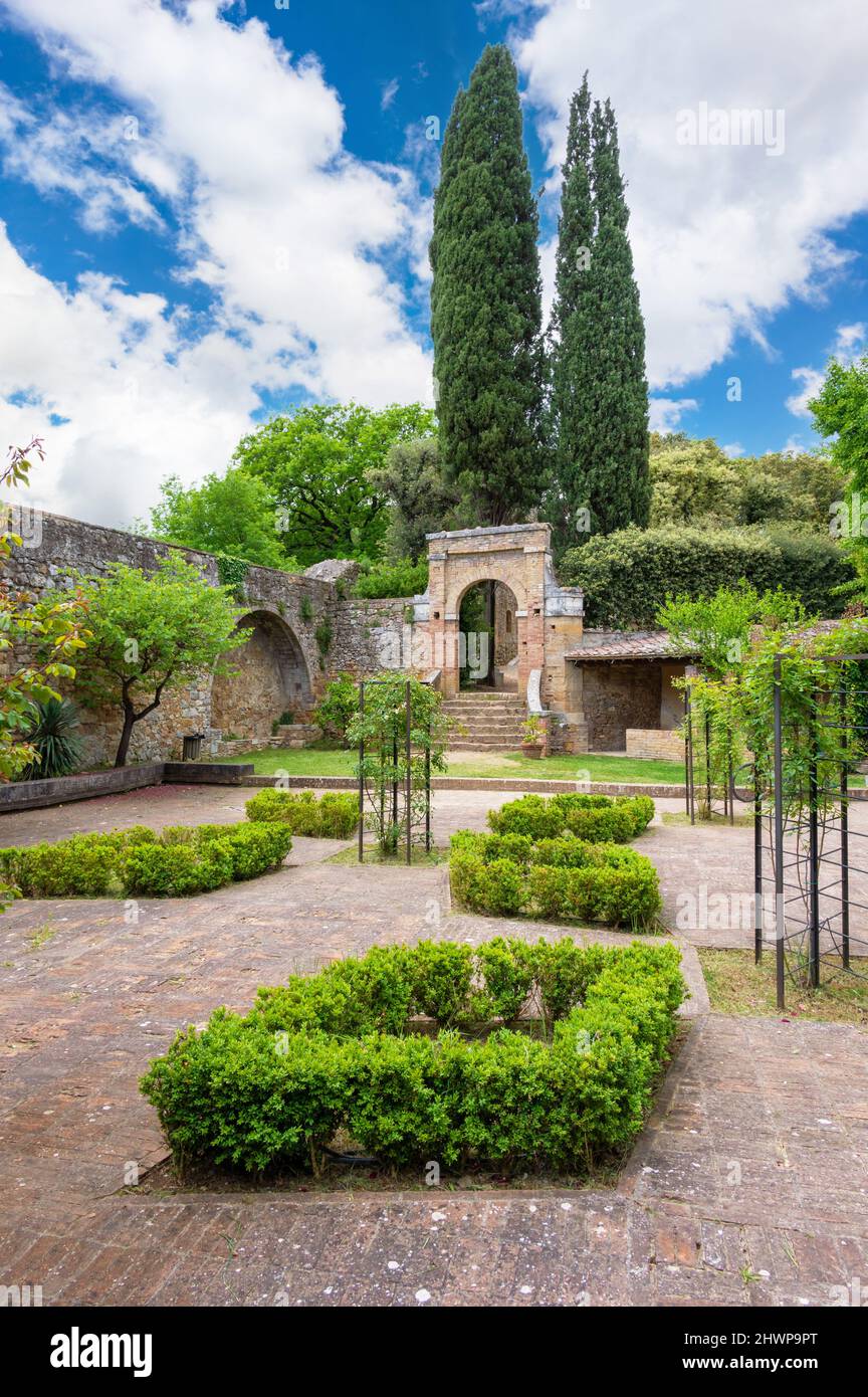 San Quirico d'Orcia (Toscana, Italy) - The renaissance town of Tuscany ...
