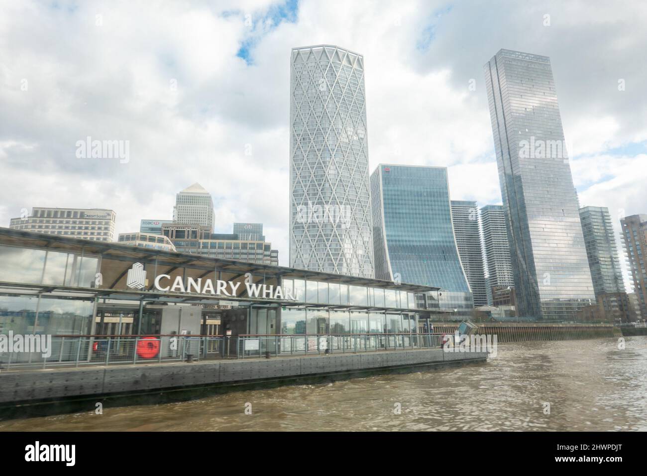 River Thames canary wharf Stock Photo - Alamy