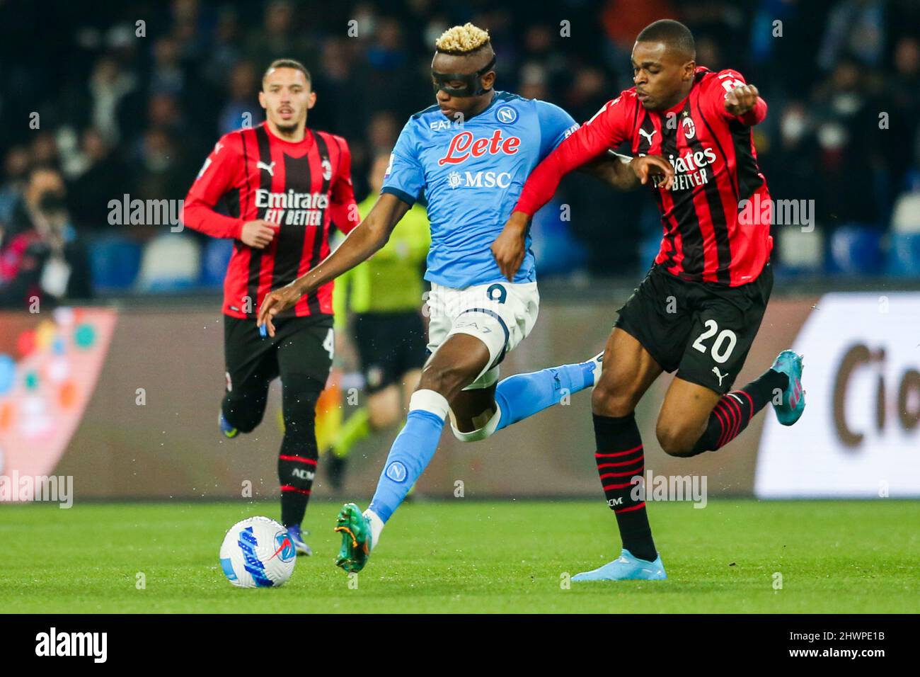SSC Napoli's Nigerian striker Victor Osimhen challenges for the ball ...