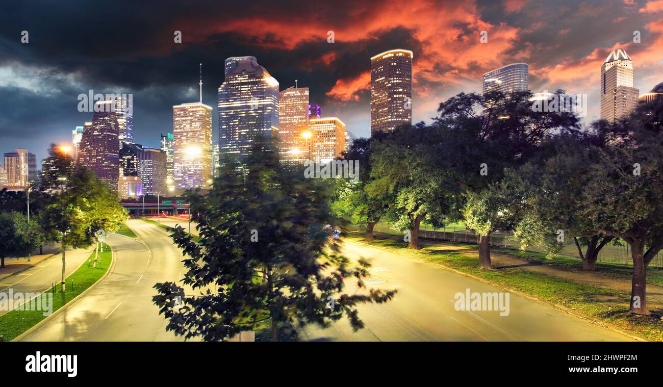 Downtown houston texas sunrise hi-res stock photography and images - Alamy