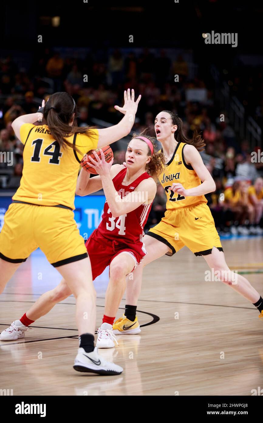 Mckenna grace 2022 hi-res stock photography and images - Alamy