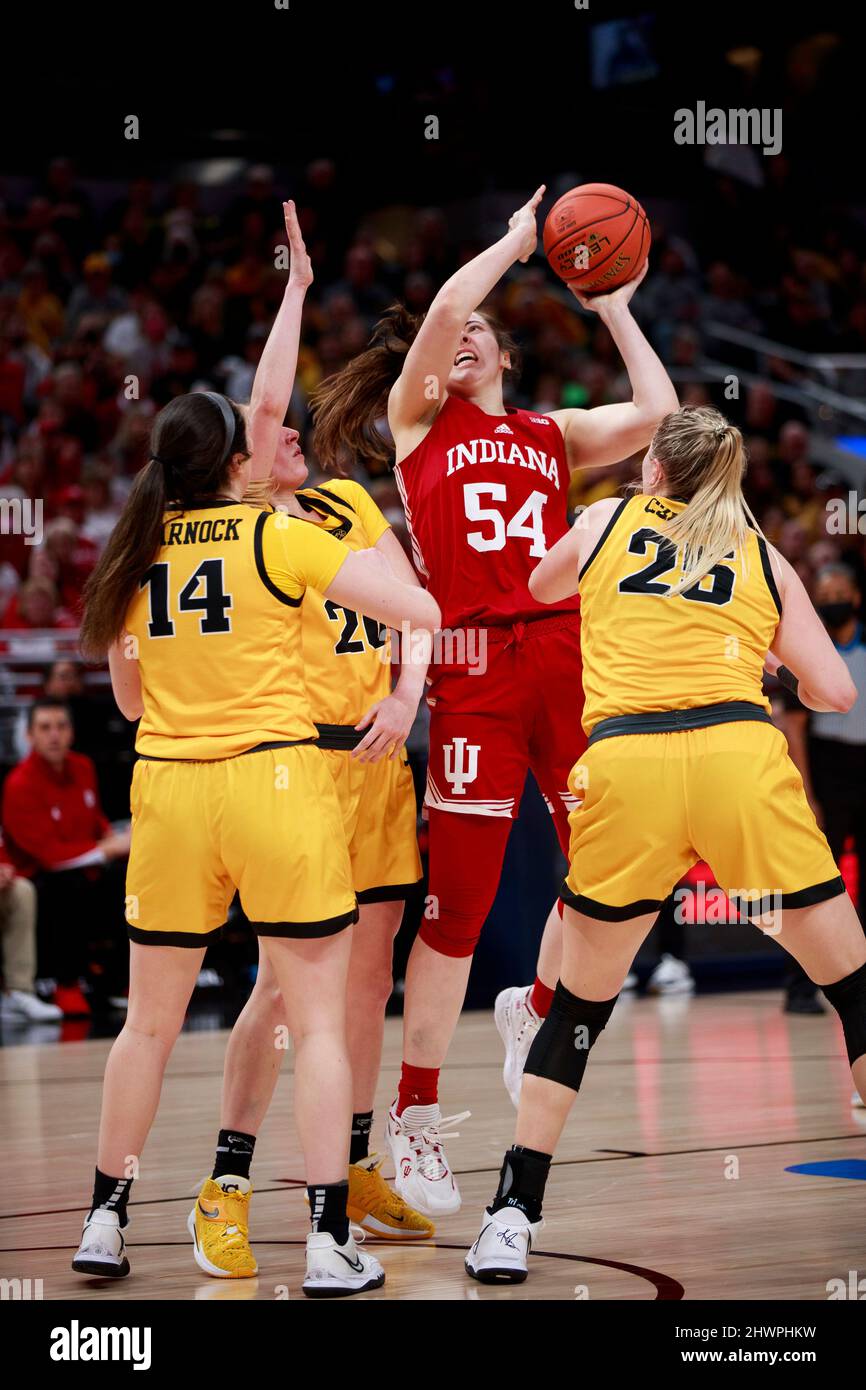 Indiana Hoosiers forward Mackenzie Holmes (54) plays against Iowa ...