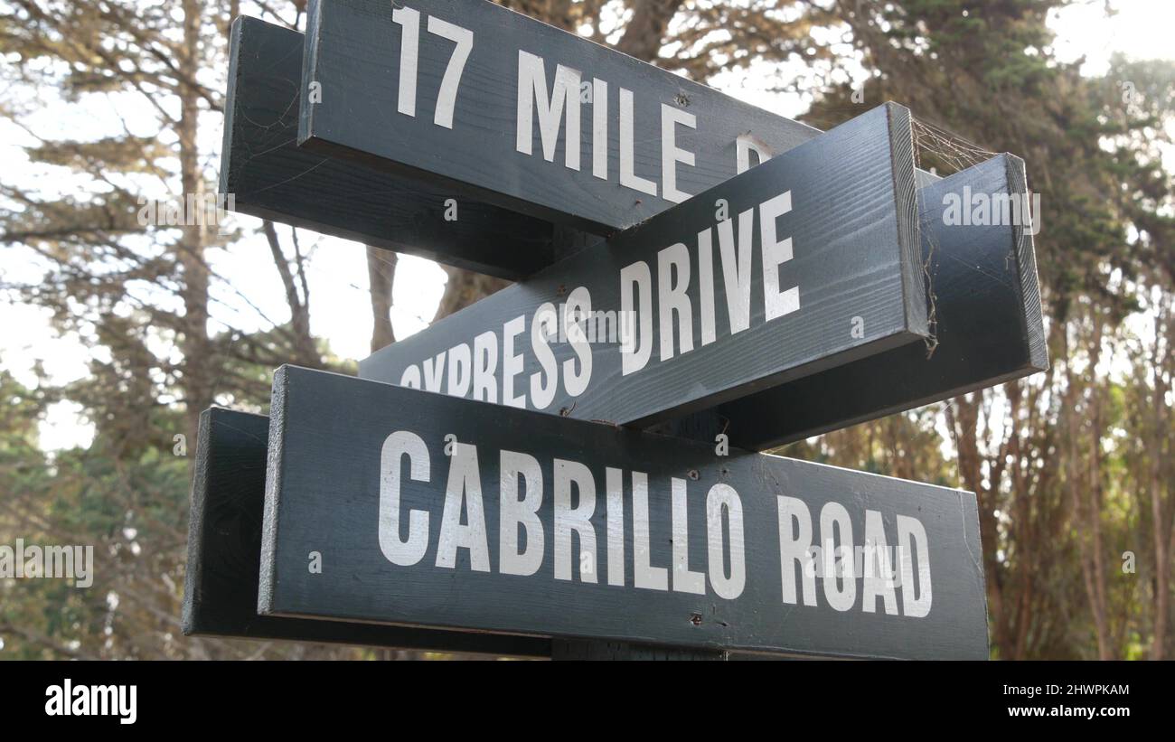Scenic 17-mile drive wooden road sign, Monterey peninsula, Big Sur ...