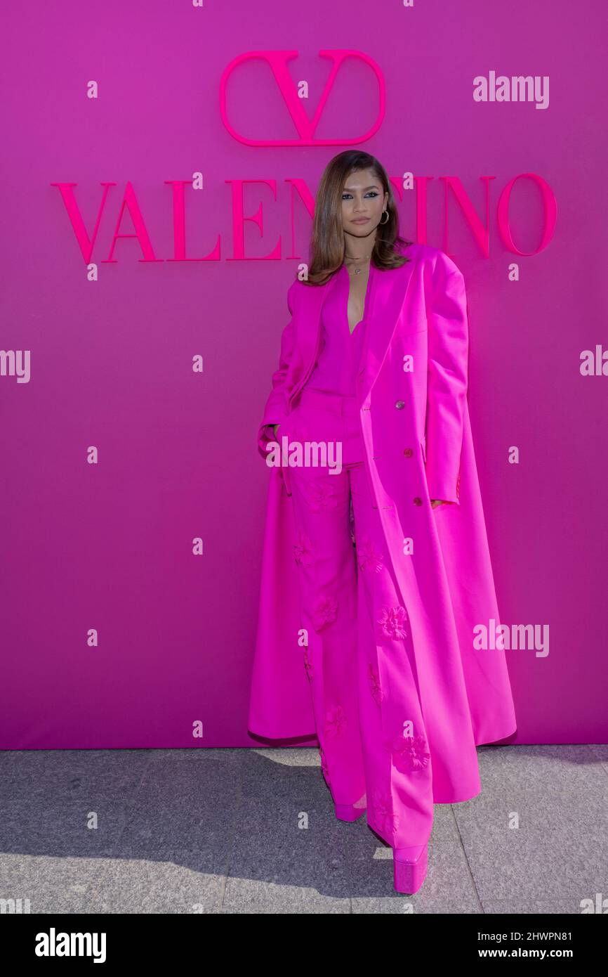 Zendaya Paris Fashion Week - Women F/W 22-23 Valentino Fashion Show ...