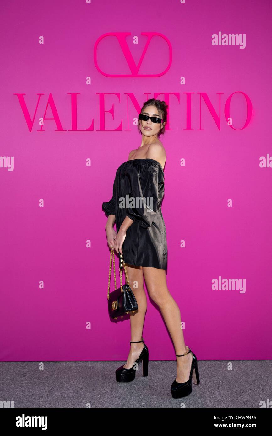 Olivia Culpo Paris Fashion Week - Women F/W 22-23 Valentino Fashion ...