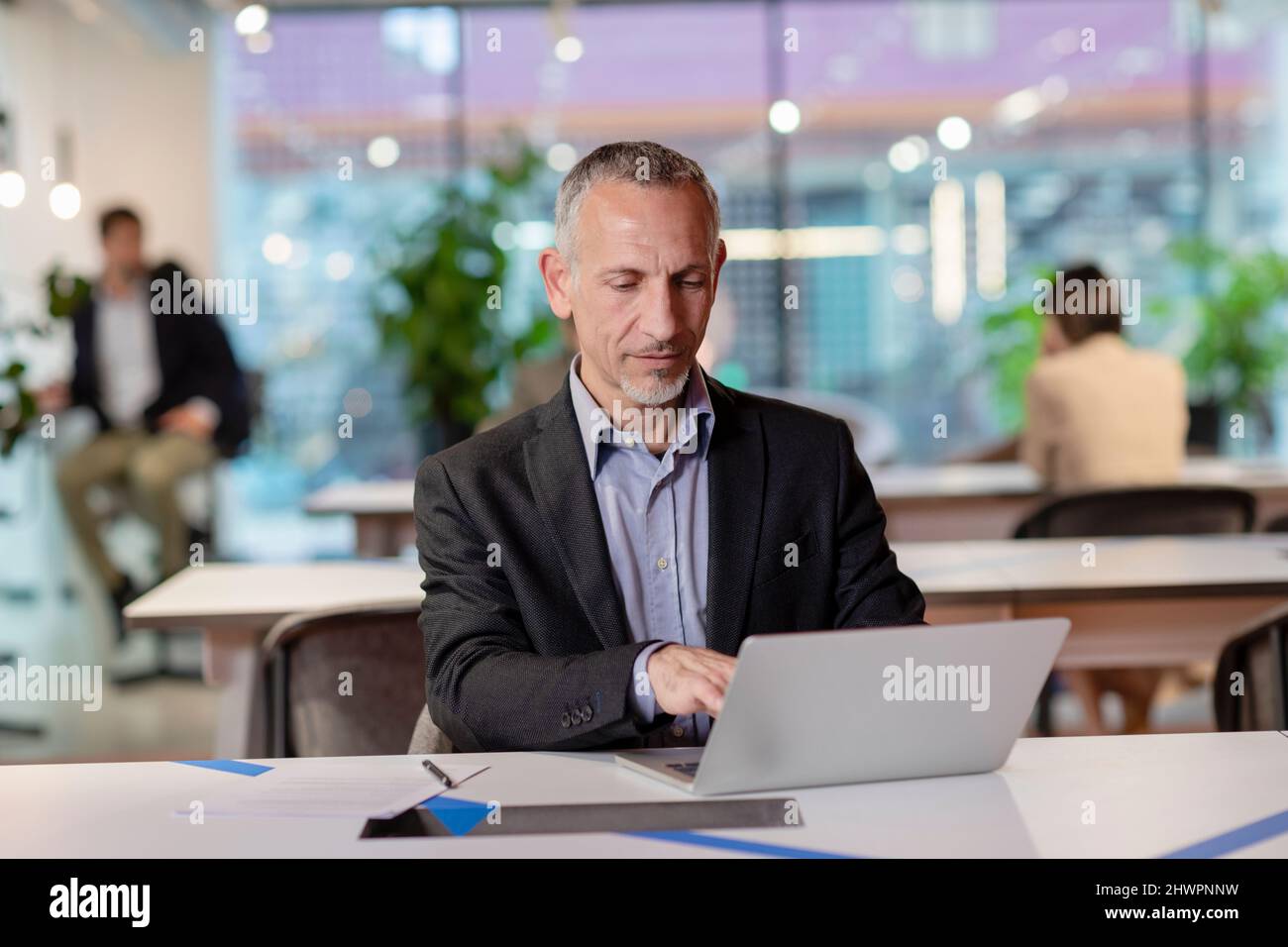 Employee desk manager not woman hi-res stock photography and images - Alamy