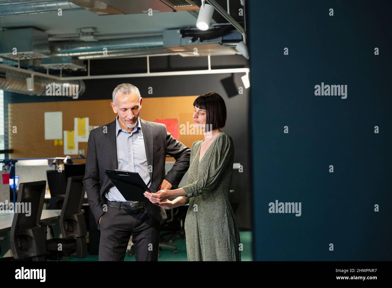 Employee coworking hi-res stock photography and images - Alamy