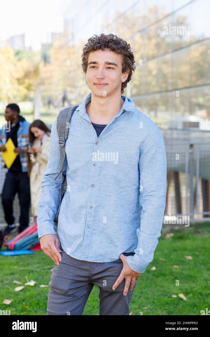 Female college student standing campus hi-res stock photography and ...