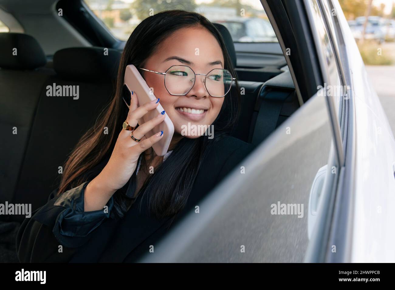 Talking through car window hi-res stock photography and images - Alamy