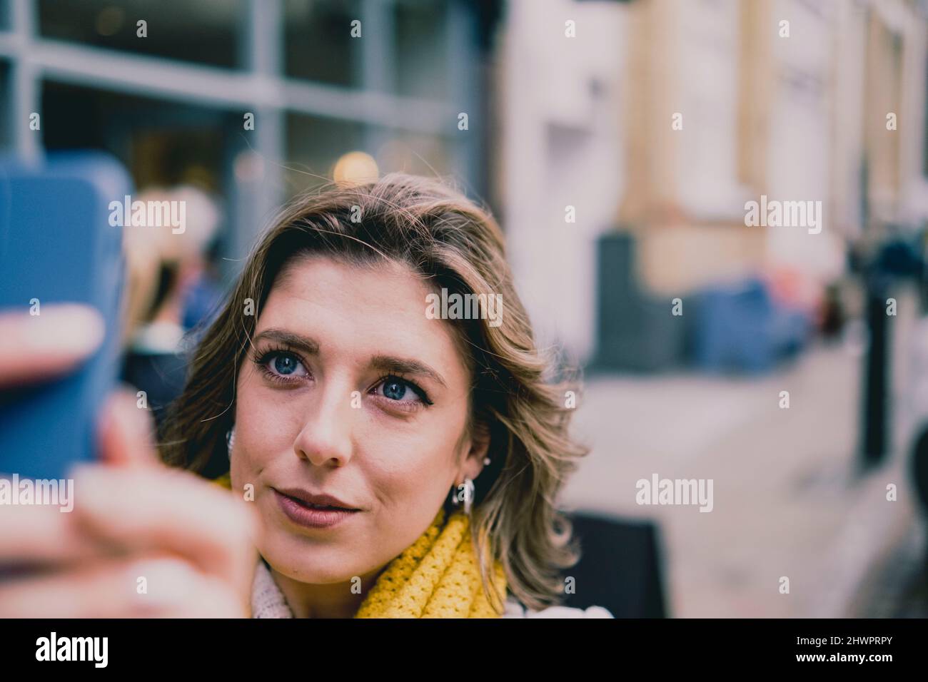 Photographing selfie with mobile phone hi-res stock photography and ...