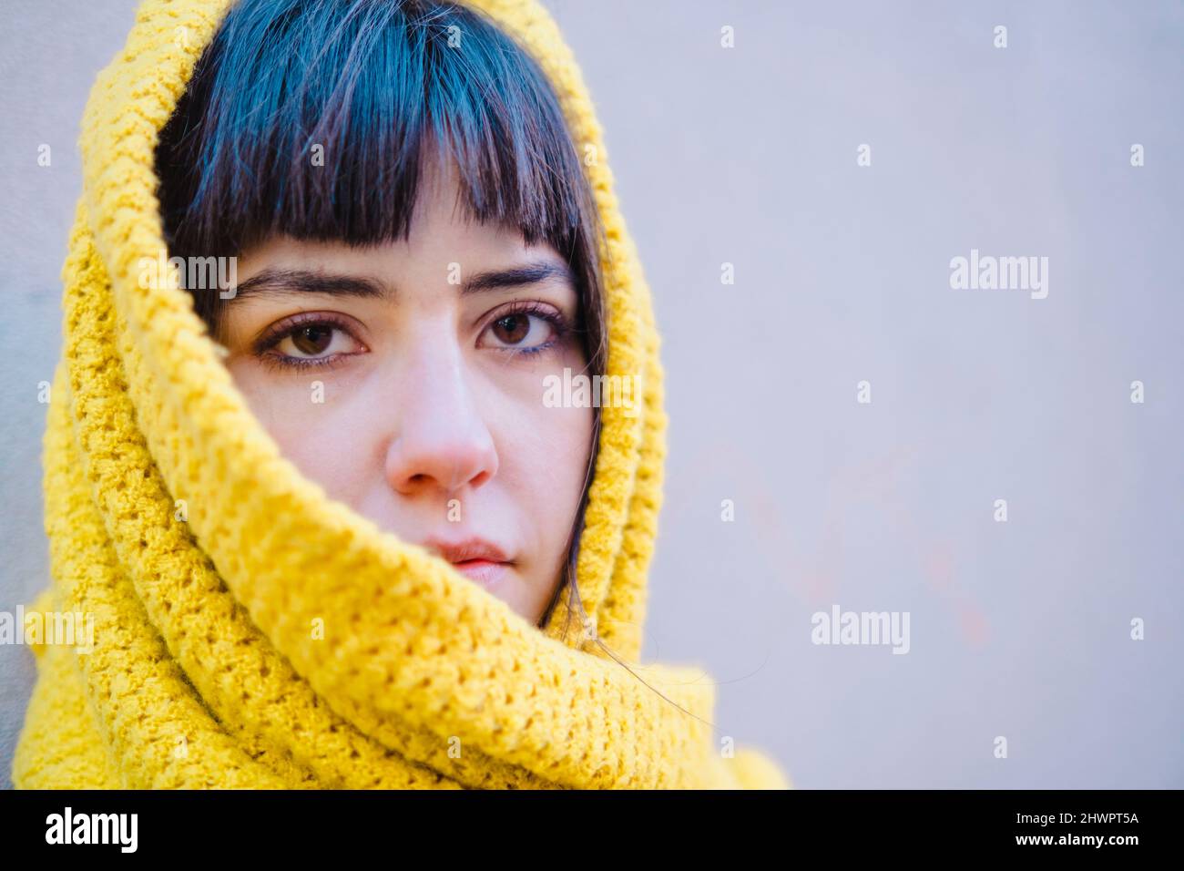 Face wrapped in scarf hi-res stock photography and images - Alamy