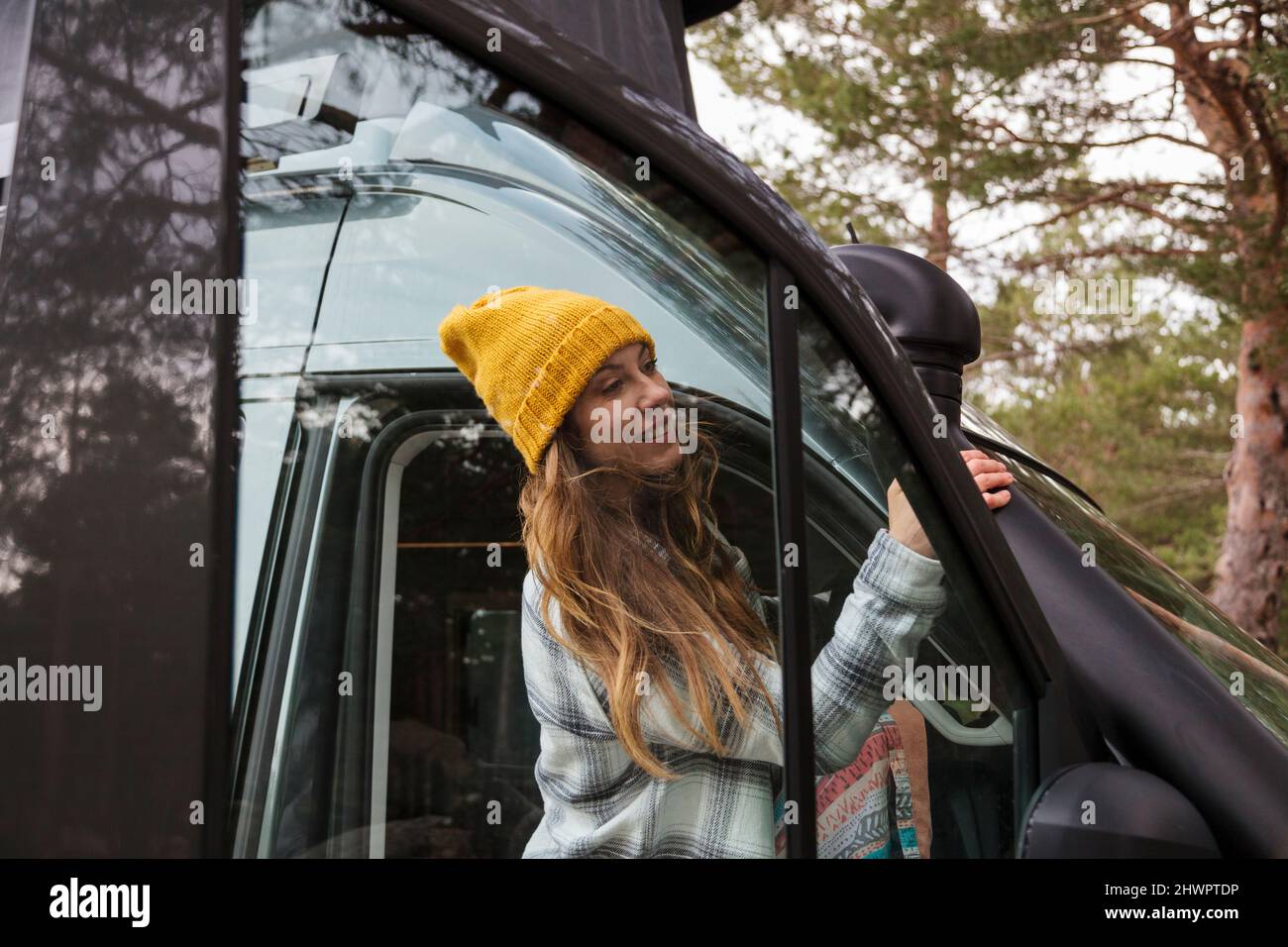 Winter door open hi-res stock photography and images - Alamy