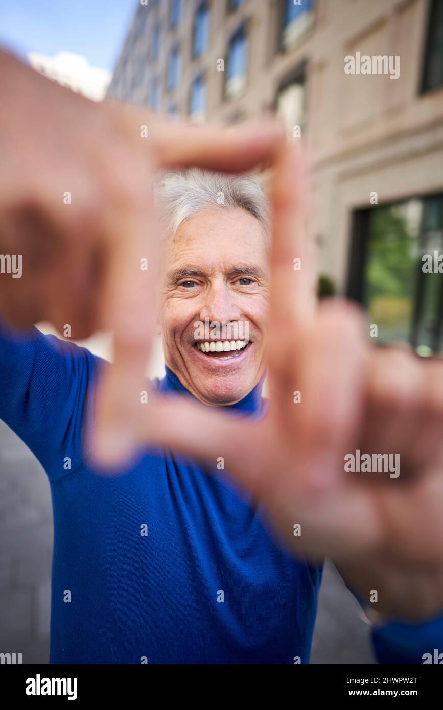 Front face elderly man hi-res stock photography and images - Alamy