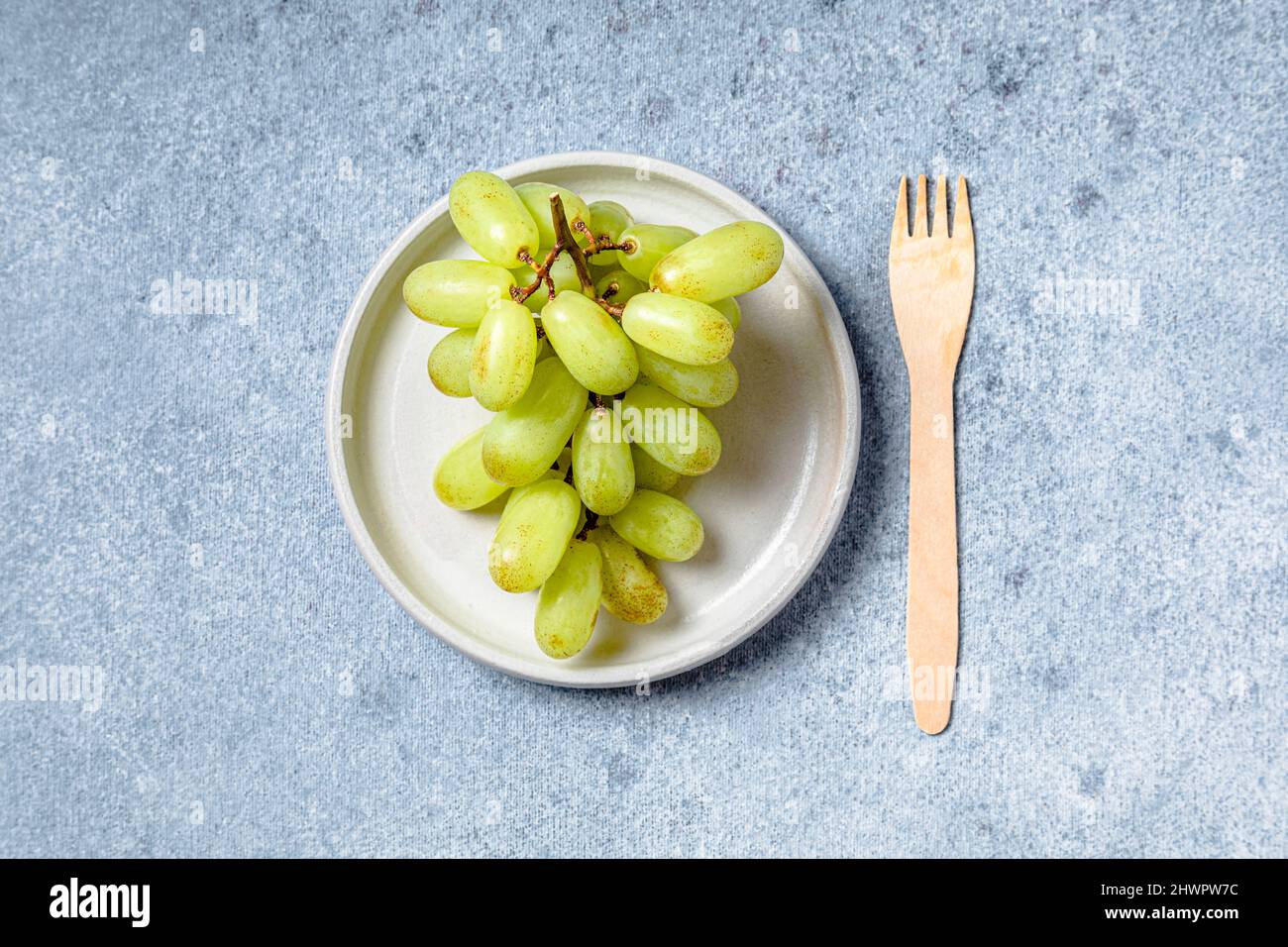 Grapes plate hi-res stock photography and images - Alamy