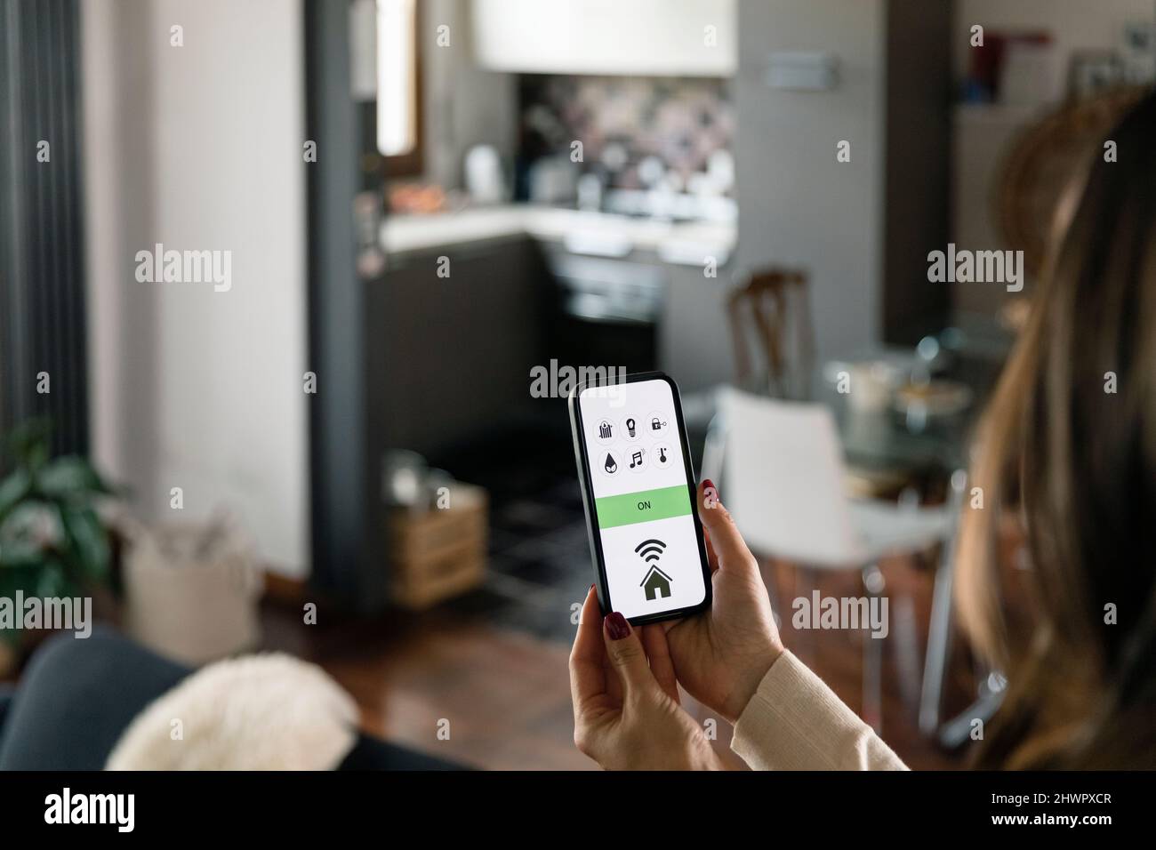 Smart home phone app hi-res stock photography and images - Alamy
