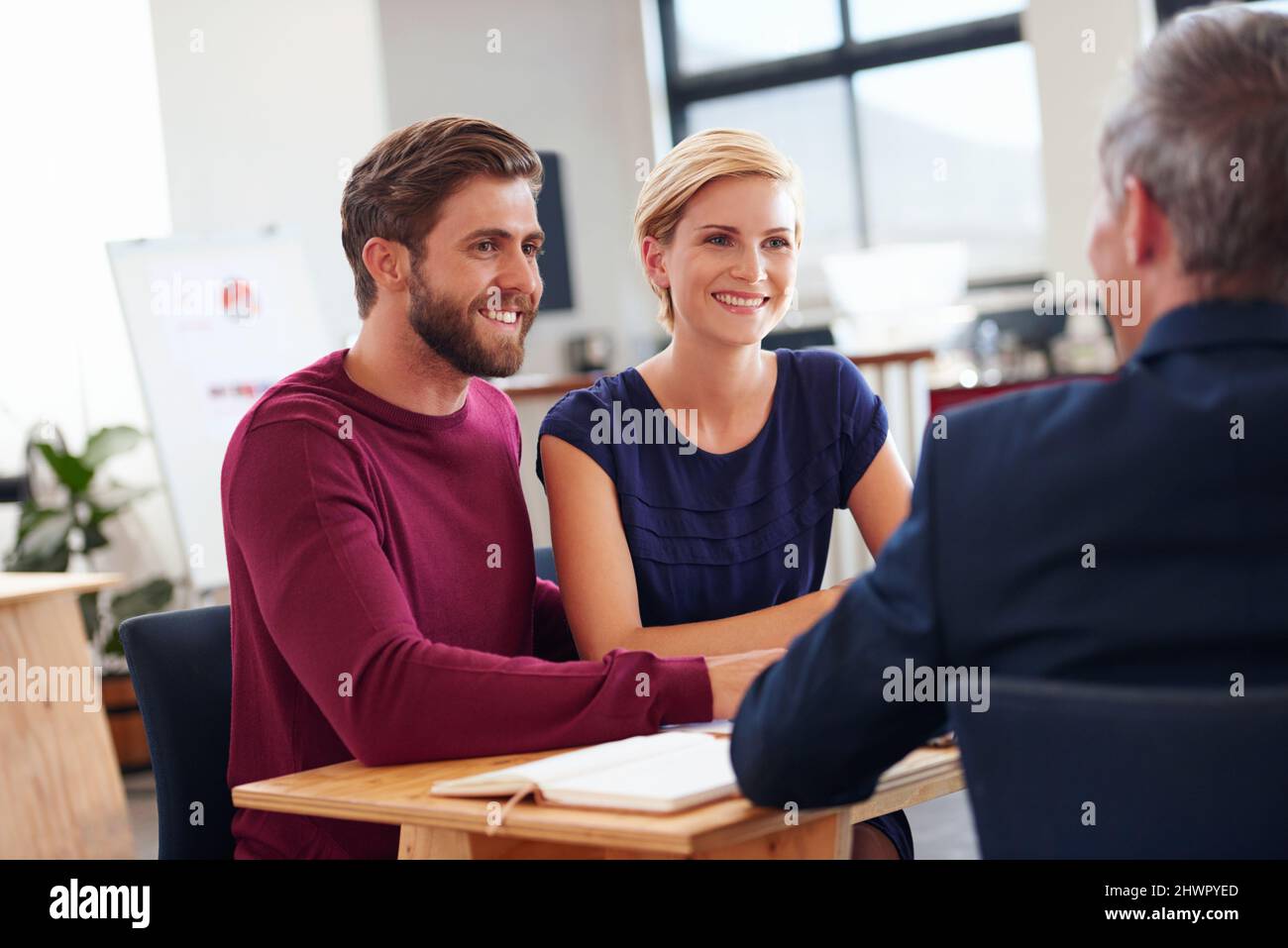 Financial advice with female client hi-res stock photography and images ...