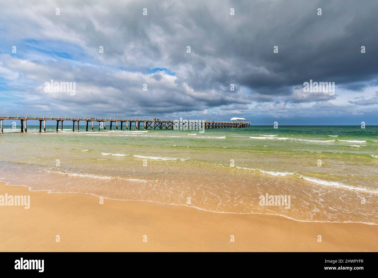 Henley beach hi-res stock photography and images - Alamy