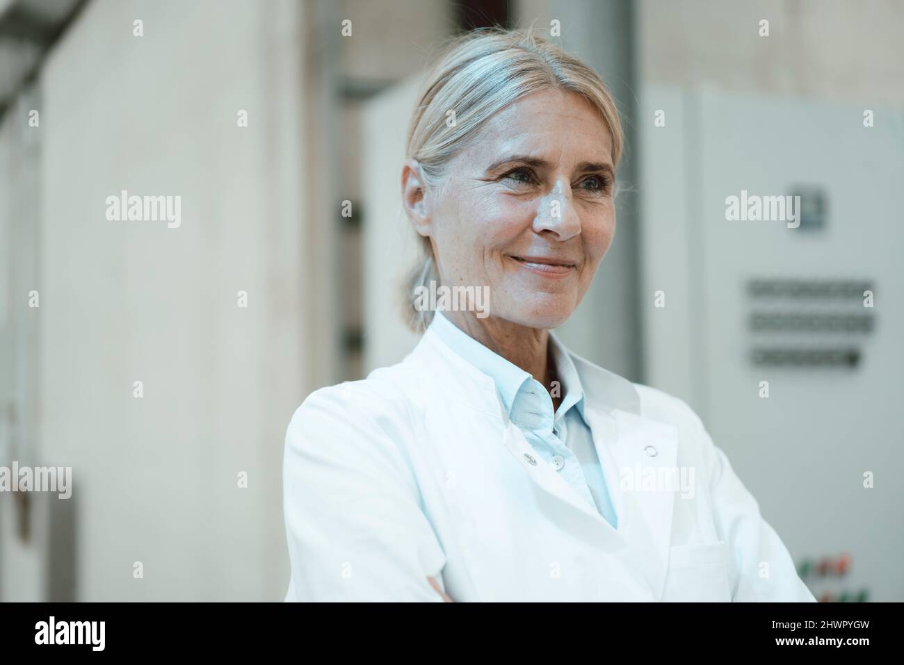 At scientist laboratory hi-res stock photography and images - Alamy