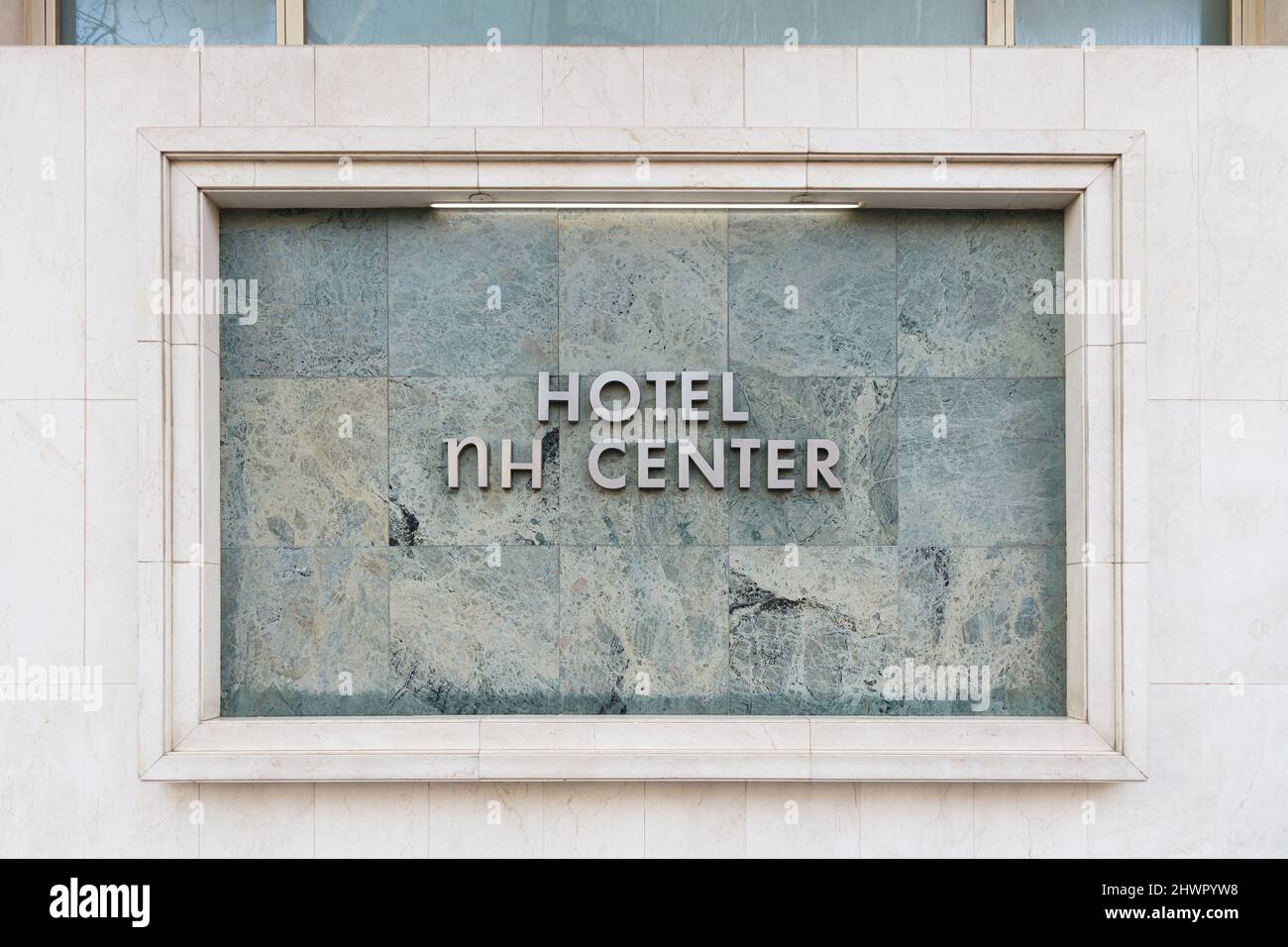 Hotel sign signboard hi-res stock photography and images - Alamy