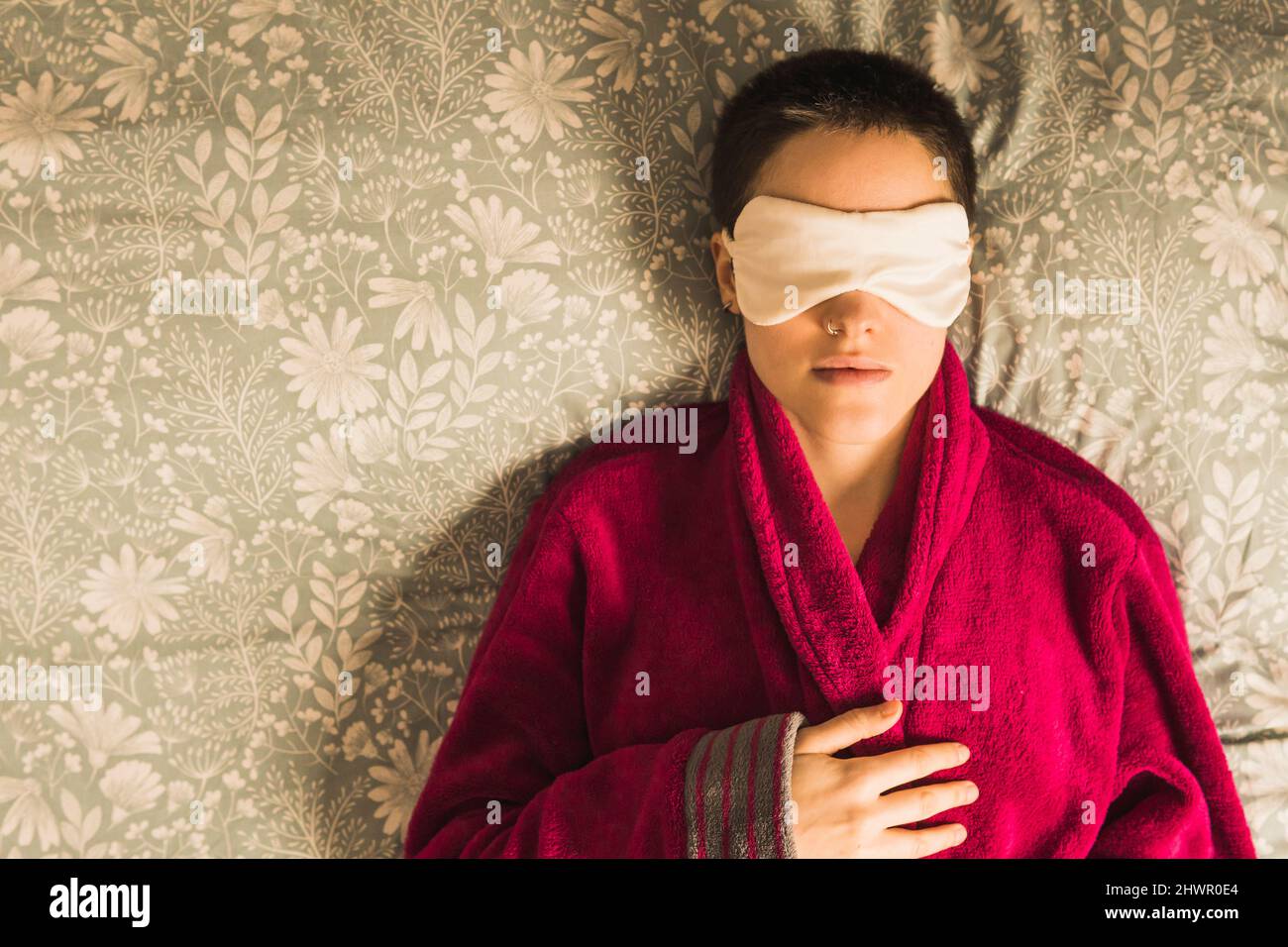 Sleeping bed female eye mask hi-res stock photography and images - Alamy