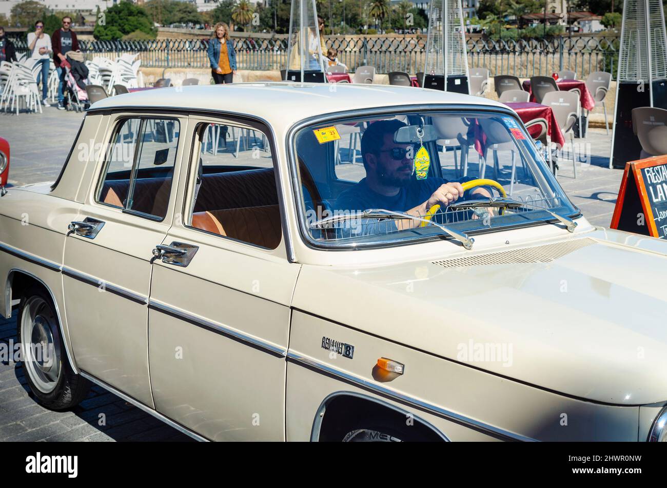 Man driving a car and glasses hi-res stock photography and images - Alamy