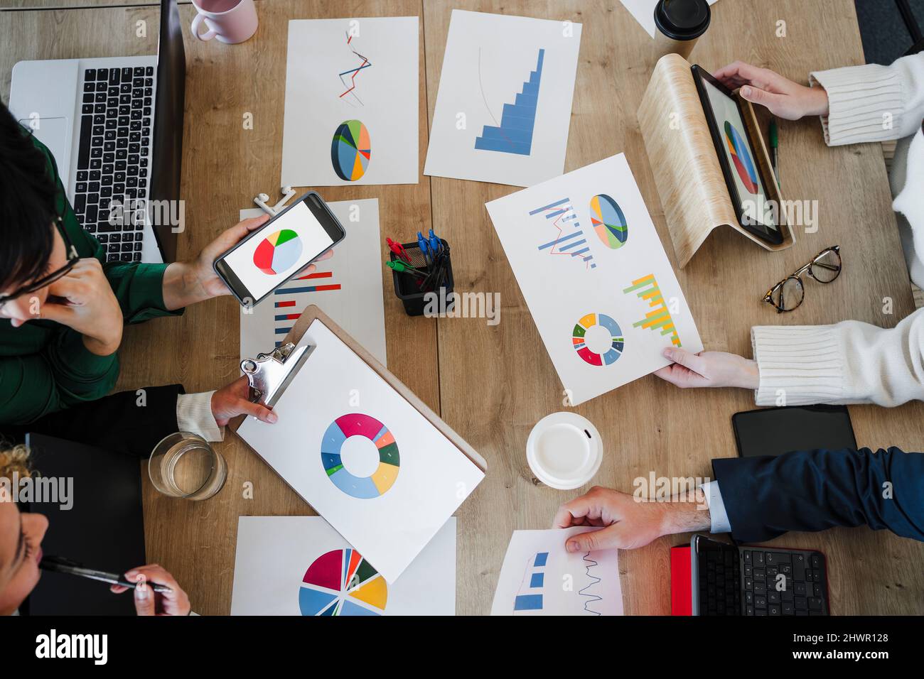 Charts and graphs hi-res stock photography and images - Alamy