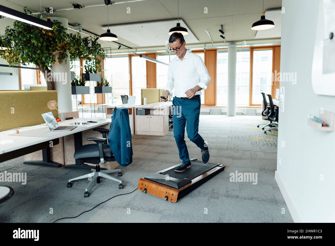 Running for office hi-res stock photography and images - Alamy