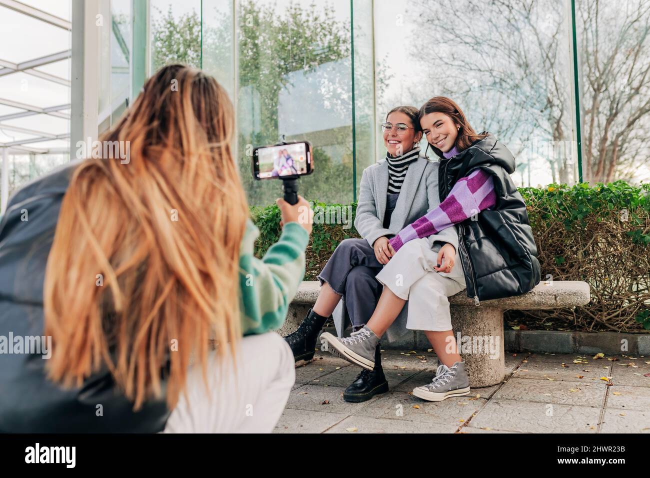 Filming in park hi-res stock photography and images - Alamy