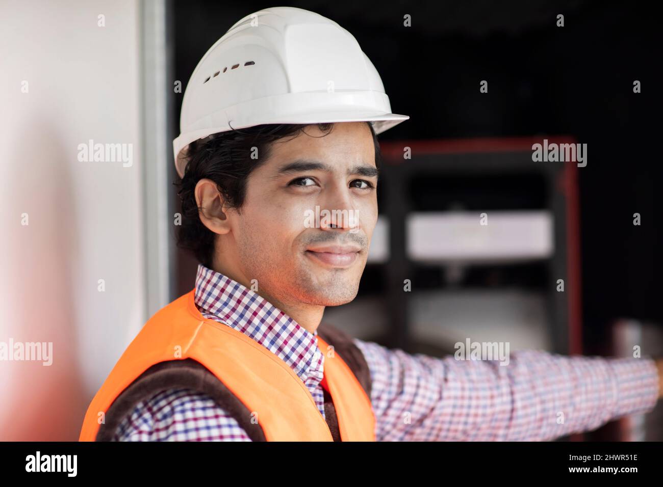 Engineer hardhat hi-res stock photography and images - Alamy