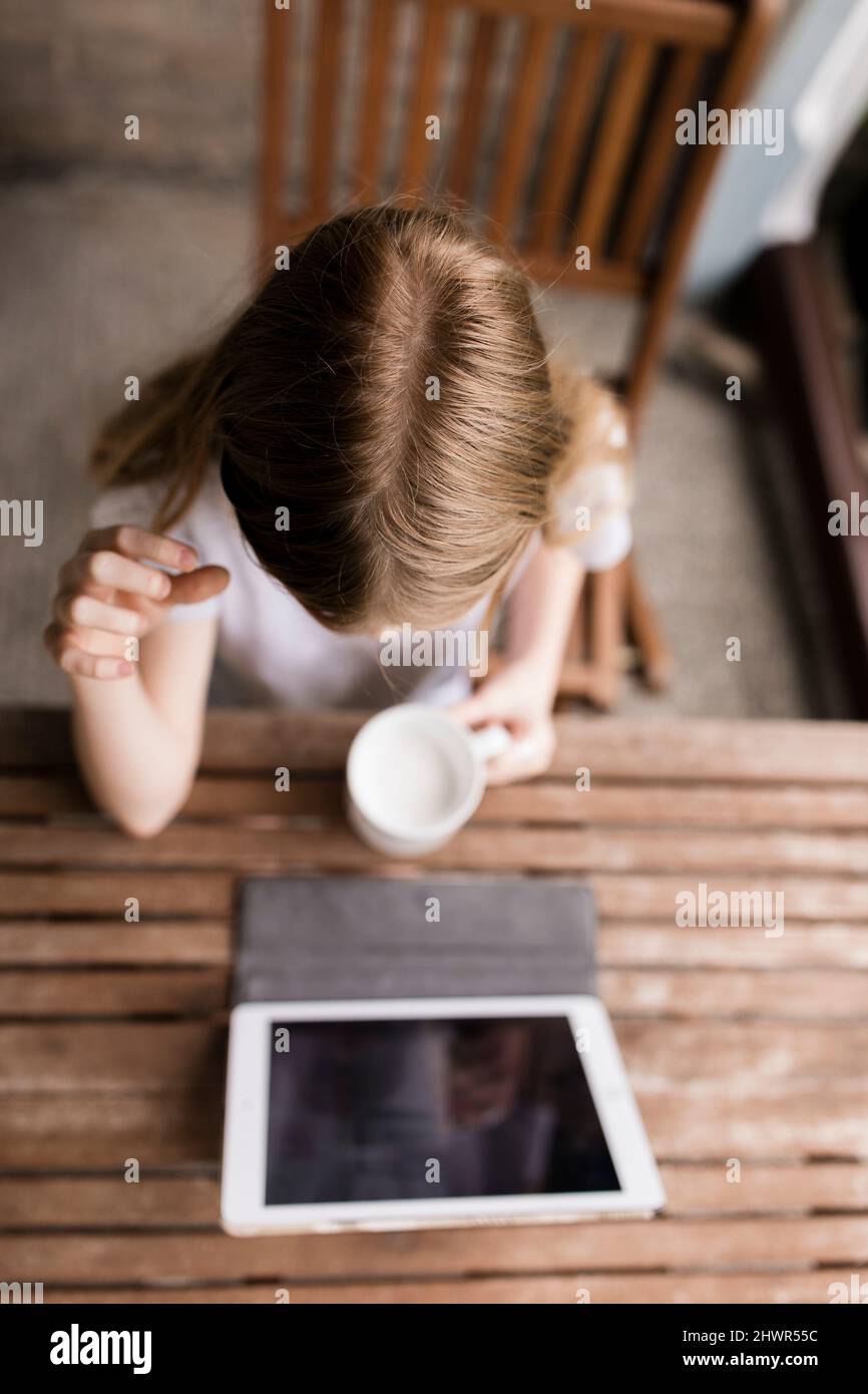 Watching on computer hi-res stock photography and images - Alamy